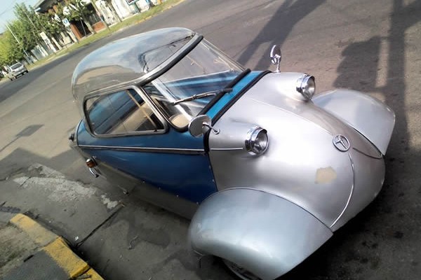 El auto raro que circula por las calles de San Miguel